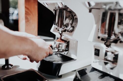 Online Barista Training: Hands on the Technique. Part 1: Grinding and ...